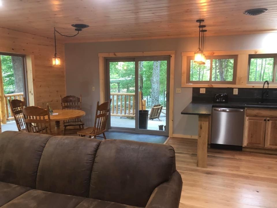 Riverside Retreat Cabin - Harman's Log Cabins West Virginia
